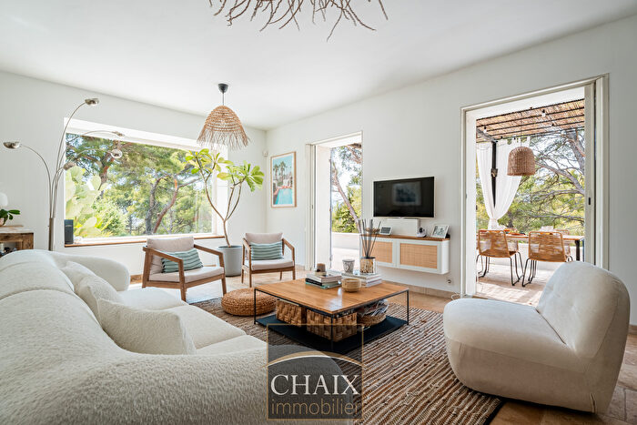 Maison à vendre - La Ciotat - 7 pièces - 6 chambres