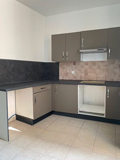 Appartement à louer - Alès, Centre-ville - 4 pièces - 3 chambres