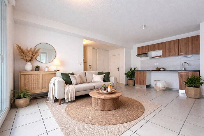 Appartement à louer - Croix-daurade, Toulouse - 3 pièces - 2 chambres