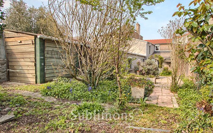 Maison à vendre - Champtoceaux - 6 pièces - 4 chambres