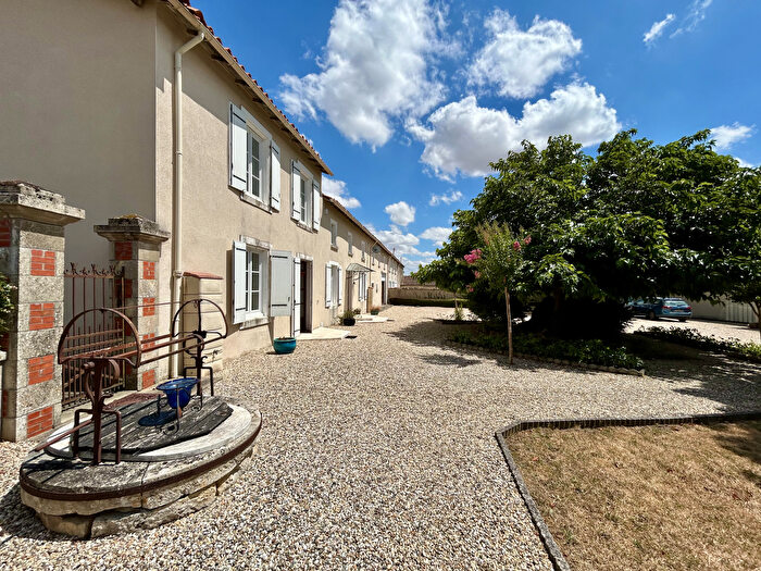 Loubigné - Maison 14 pièces à vendre