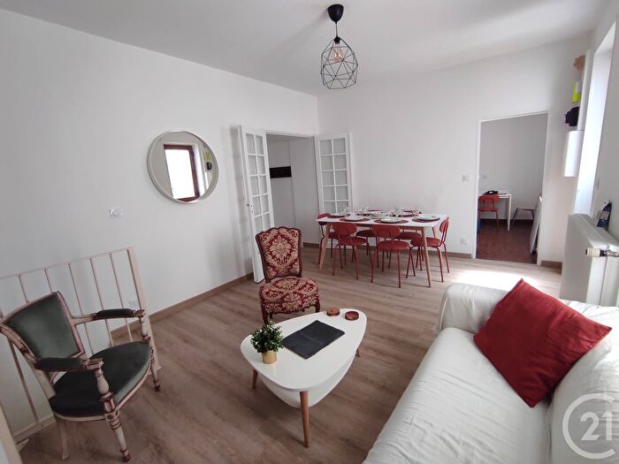 Appartement à louer - Blois, Centre-ville - 5 pièces - 3 chambres