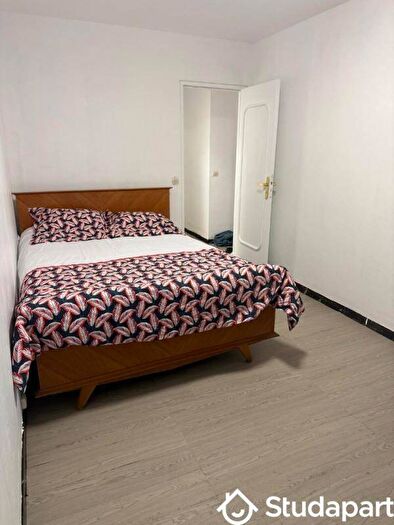 Appartement à louer - La Gauthiere, Clermont-Ferrand - 1 pièce - 4 chambres