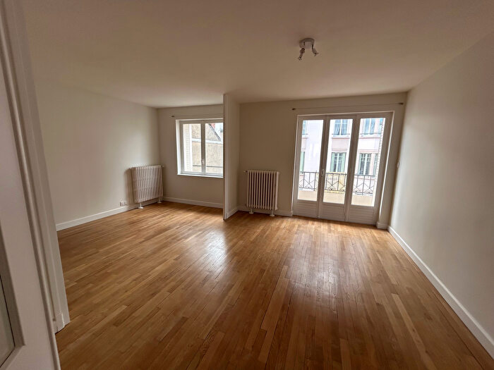 Appartement à louer - Vichy - 3 pièces - 2 chambres