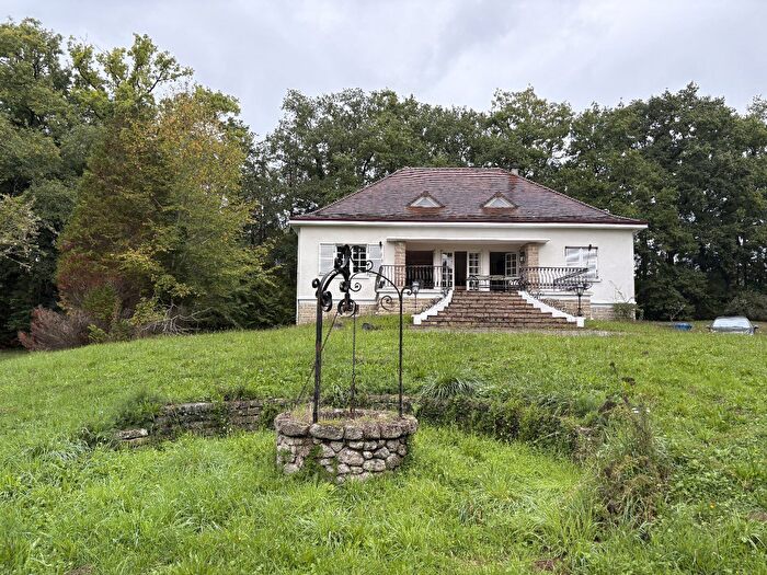 Maison 8 pièces à Solignac, à vendre