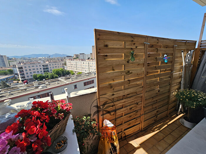 Appartement à vendre - Marseille e , Saint-Just - 3 pièces - 2 chambres