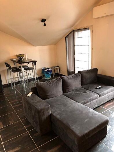 Appartement à louer - Ville-la-Grand - 1 pièce - 1 chambre