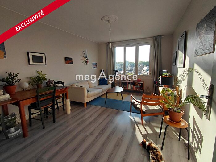 Appartement 4 pièces à vendre à Quartiers Ouest, Bourg lEvesque