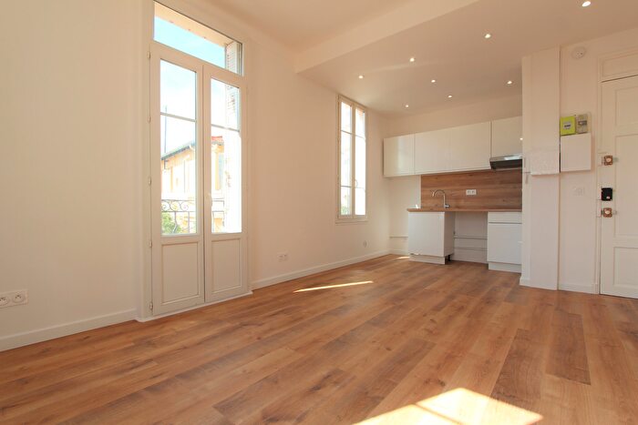 Appartement à louer - Cannes, Petit Juas - 2 pièces - 1 chambre