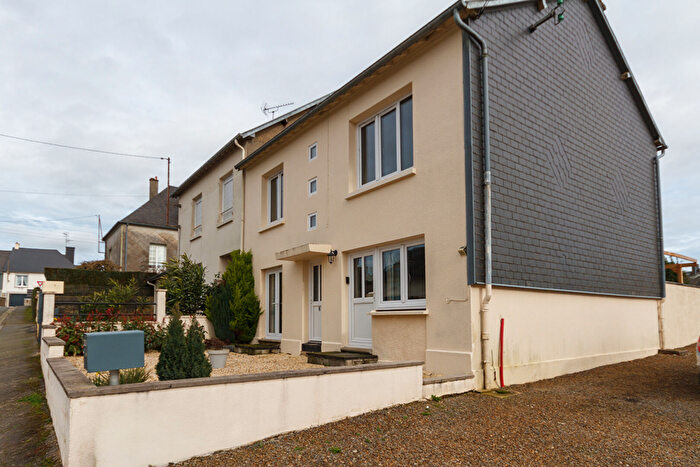 Maison à vendre - Sourdeval - 6 pièces - 3 chambres