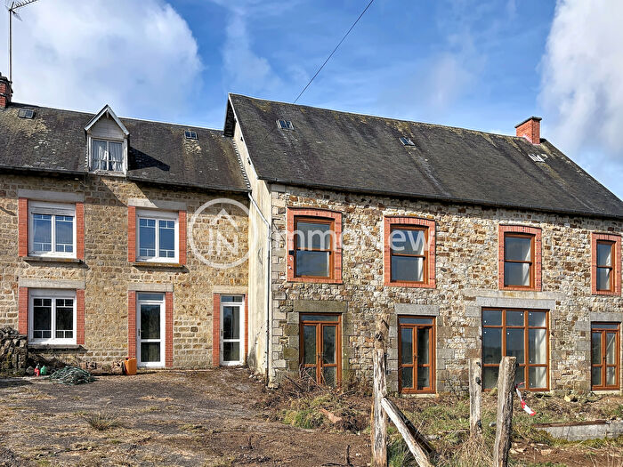 Maison à vendre - Saint-Clément-Rancoudray - 9 pièces - 7 chambres