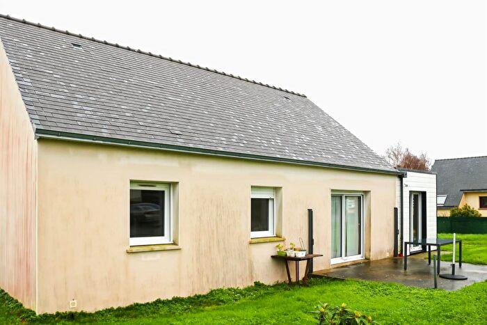 Maison à vendre - Plonéour-Lanvern - 4 pièces - 3 chambres