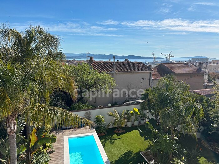 Maison à vendre - La Ciotat, Mugel, La Garde, Sainte-Croix - 5 pièces - 4 chambres