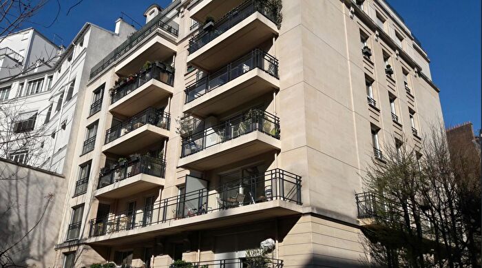 Appartement à louer - Paris e , Mairie - 4 pièces - 3 chambres