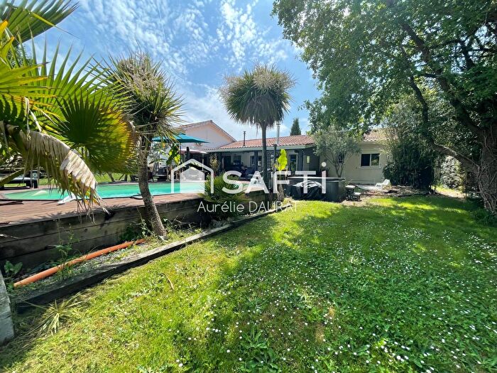 Maison à vendre - Avensan - 4 pièces - 3 chambres