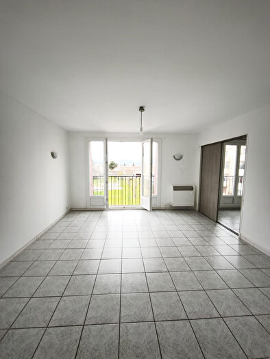 Appartement à louer - Aubagne, Pin Vert, Ceinture Est - 4 pièces - 3 chambres