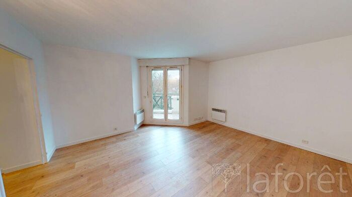 Appartement à louer - Bord de Seine-Closeaux, Rueil-Malmaison - 3 pièces - 2 chambres