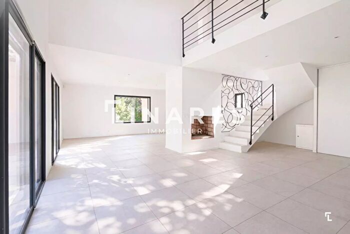 Maison à vendre - Aix-en-Provence, Puyricard, Célony - 5 pièces - 3 chambres