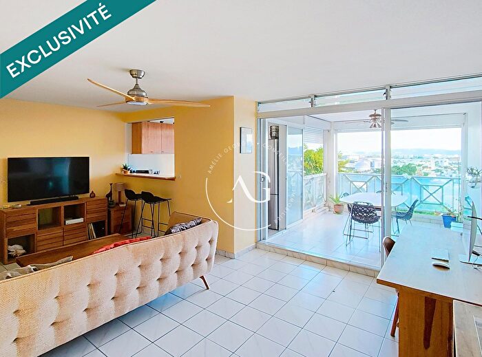 Appartement à vendre - Fort-de-France - 4 pièces - 3 chambres