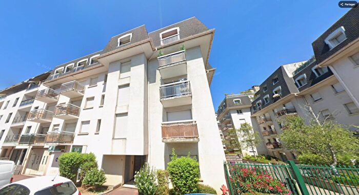 Viroflay, Rive Droite, Gare : Appartement 2 pièces à louer