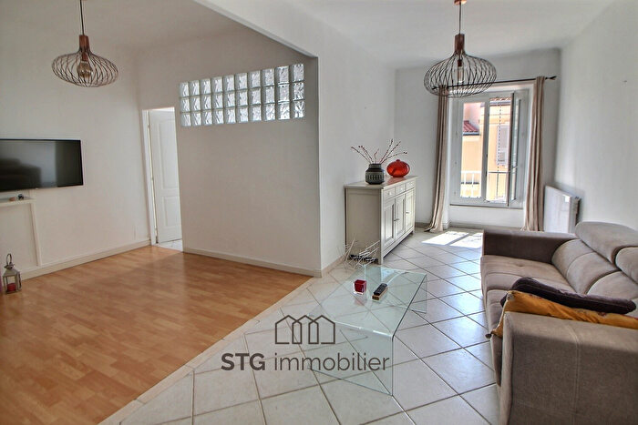 Appartement à louer - Ajaccio, Citadelle - 3 pièces - 2 chambres