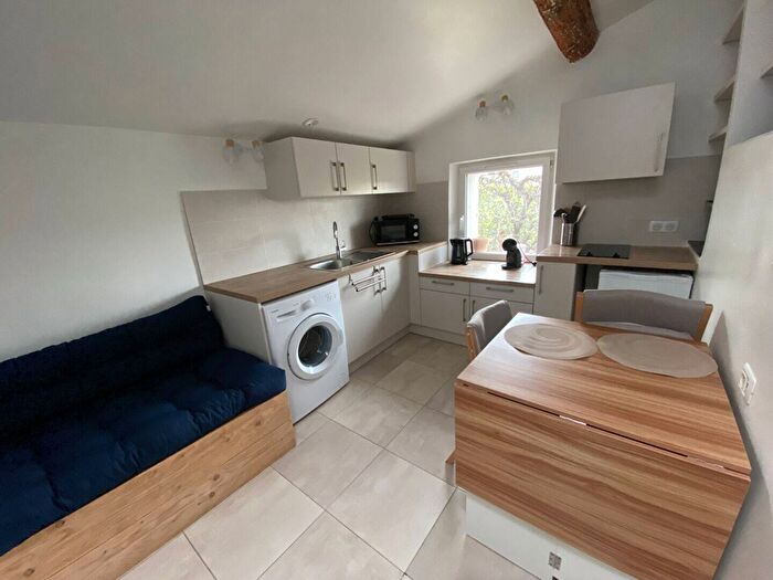 Appartement à louer - Saint Claude Canton Nord, Grasse - 3 pièces - 2 chambres