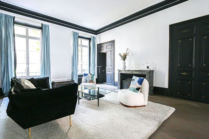 Porte Dauphine, Paris 16ème arrondissement : Appartement 5 pièces à louer