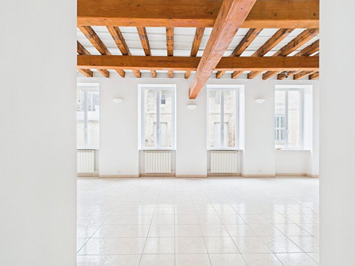 Appartement à vendre - Avignon, Palais des Papes, Zone Piétonne - 3 pièces - 2 chambres