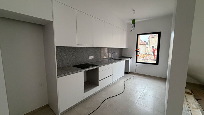 Maison à louer - Montfort-lAmaury - 5 pièces - 3 chambres