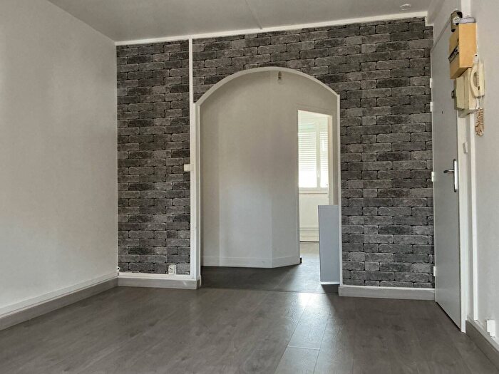 Appartement 1 pièce à louer à Pampoule-La Ravine, Louviers