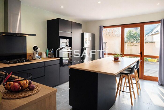 Maison à vendre - Luché-Pringé - 7 pièces - 5 chambres