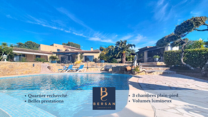 Maison à vendre - Saint-Raphaël - 6 pièces - 4 chambres