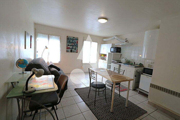 Appartement à louer - Tarbes, Centre-ville - 1 pièce