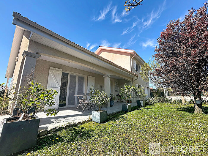 Maison à vendre - Bourgoin-Jallieu - 7 pièces - 5 chambres
