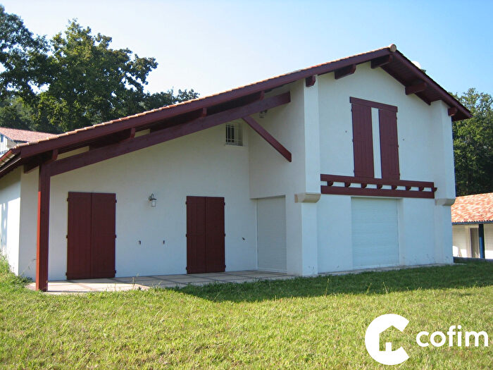 Maison à louer - Bassussarry - 6 pièces - 4 chambres