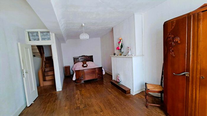 Maison à vendre - Pré-en-Pail - 6 pièces - 4 chambres