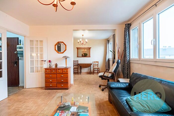 Appartement à vendre - Plaisir, Centre-ville, Château - 3 pièces - 2 chambres