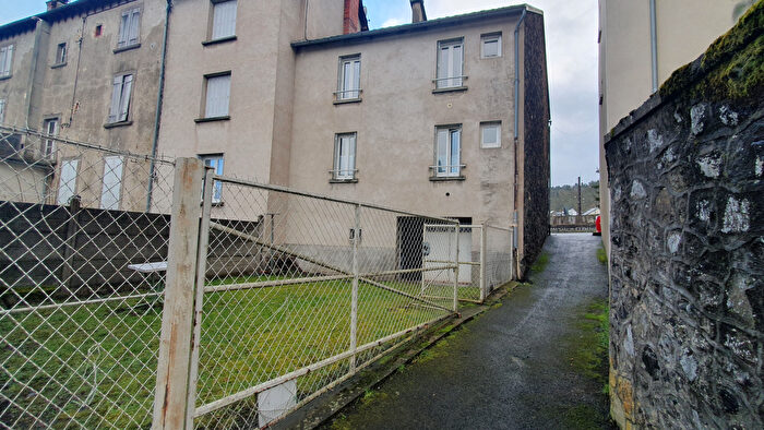 Maison à vendre - Neussargues-Moissac - 8 pièces - 2 chambres