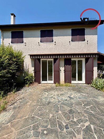 Maison 5 pièces à Tarentelles, Chassieu, à louer