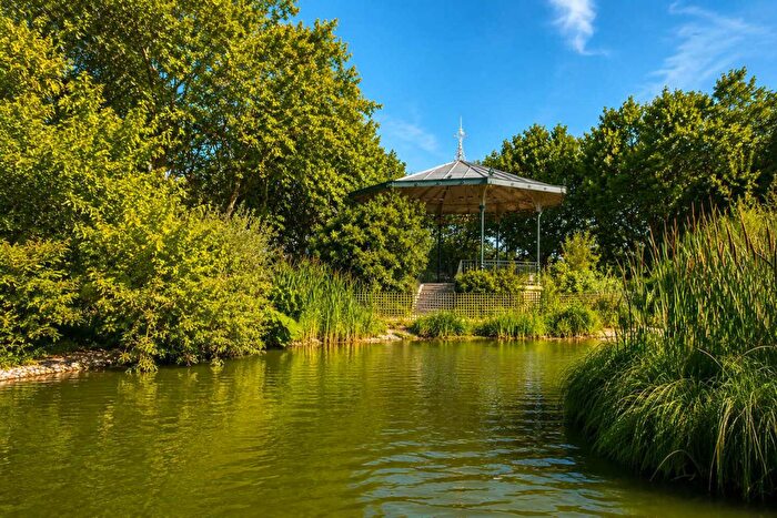 Maison 9 pièces à Asnières-sur-Seine, Bécon, Bourguignons, à vendre