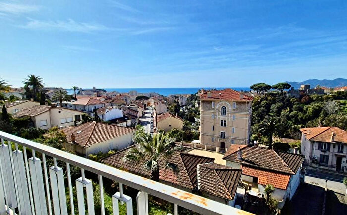 Appartement à vendre - Cannes, Petit Juas - 3 pièces - 2 chambres