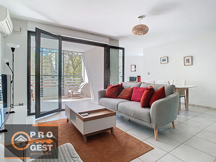 Appartement à louer - Montpellier, Antigone - 3 pièces - 2 chambres