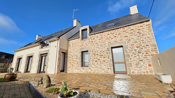 Maison à vendre - Plonéour-Lanvern - 5 pièces - 4 chambres