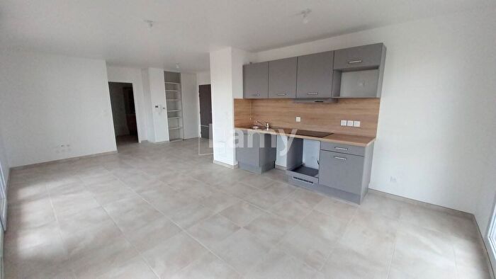 Appartement à louer - Ateliers SNCF, Chenôve - 3 pièces