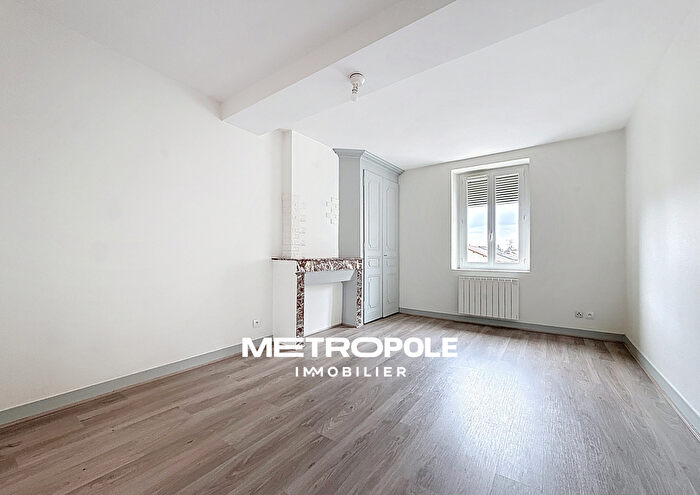 Appartement à louer - Villefranche-sur-Saône, Centre-ville - 3 pièces - 2 chambres