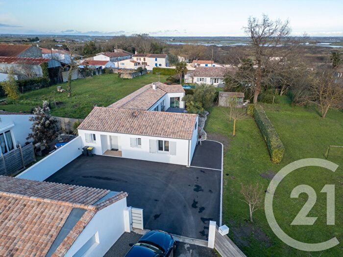 Maison à vendre - Mornac-sur-Seudre - 5 pièces - 3 chambres