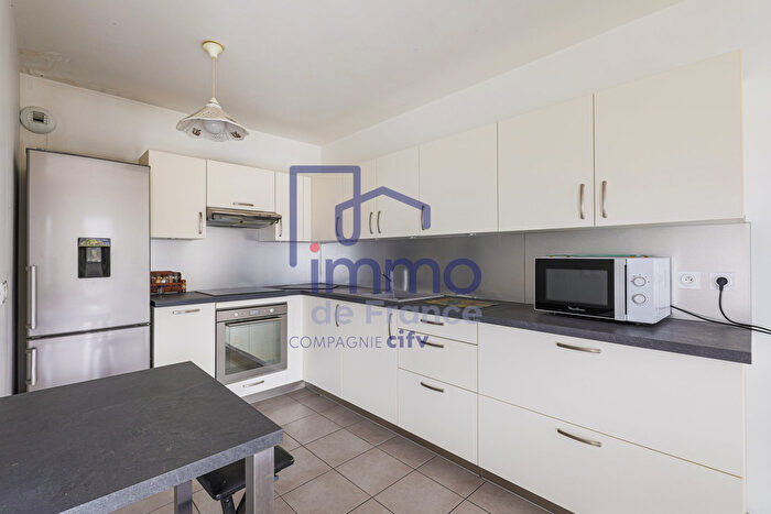 Appartement à vendre - Saint-Martin-le-Vinoux - 4 pièces - 3 chambres