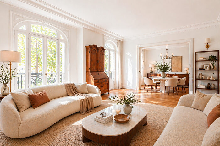 Paris 15ème, Cambronne, Garibaldi : Appartement 6 pièces à vendre