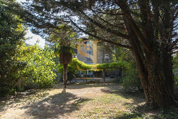 Maison 10 pièces à vendre à Juvisy-sur-Orge, Centre-ville, Entrevoies, Seine