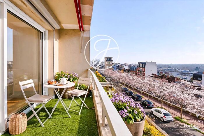 Suresnes, Plateau Ouest : Appartement 5 pièces à vendre